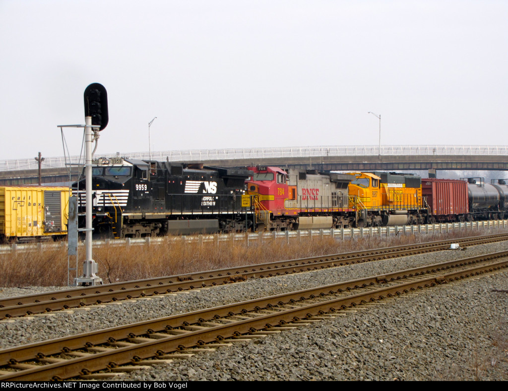 NS 9959; BNSF 784 and 8957